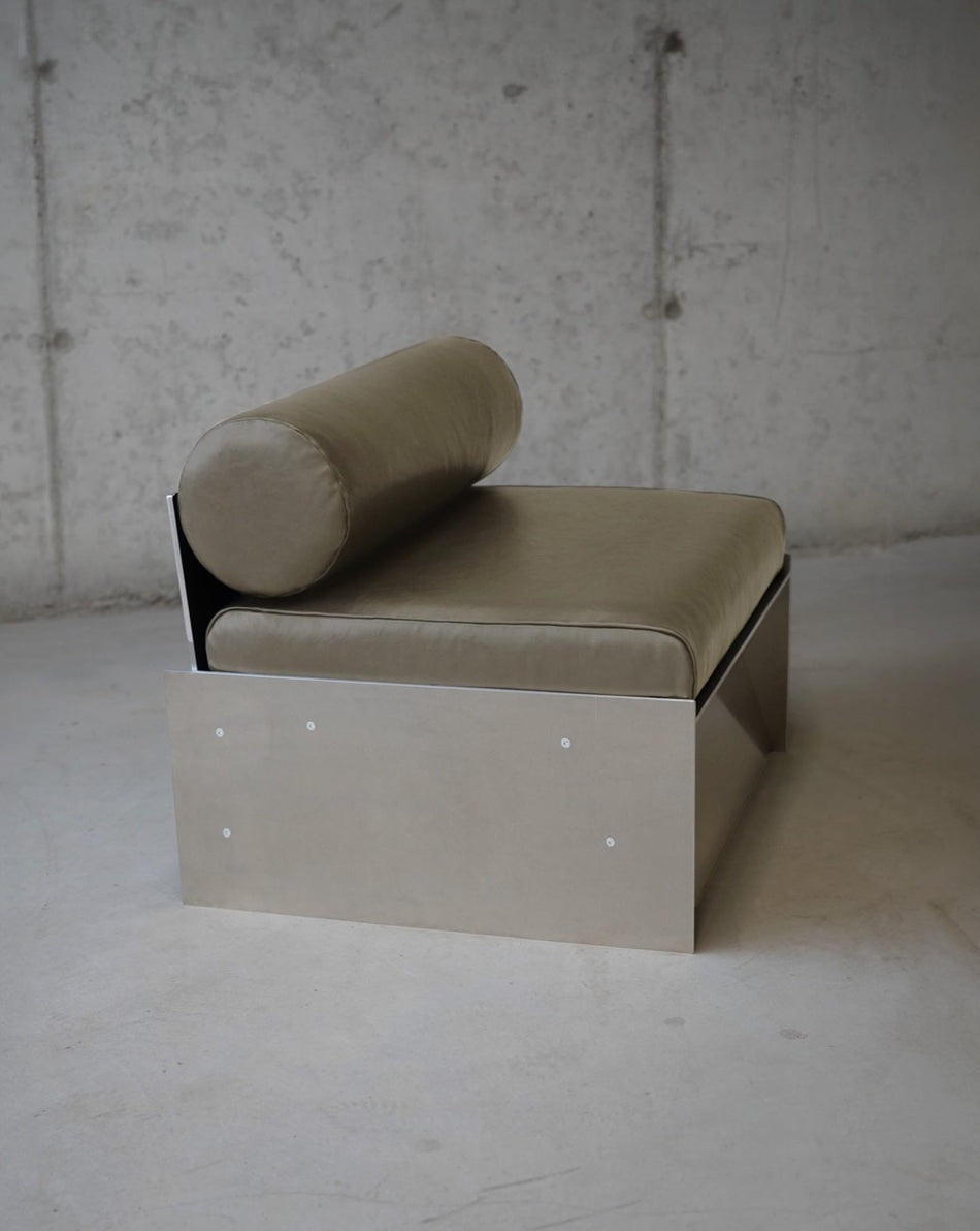 Drone Chair by Jakub Kubica